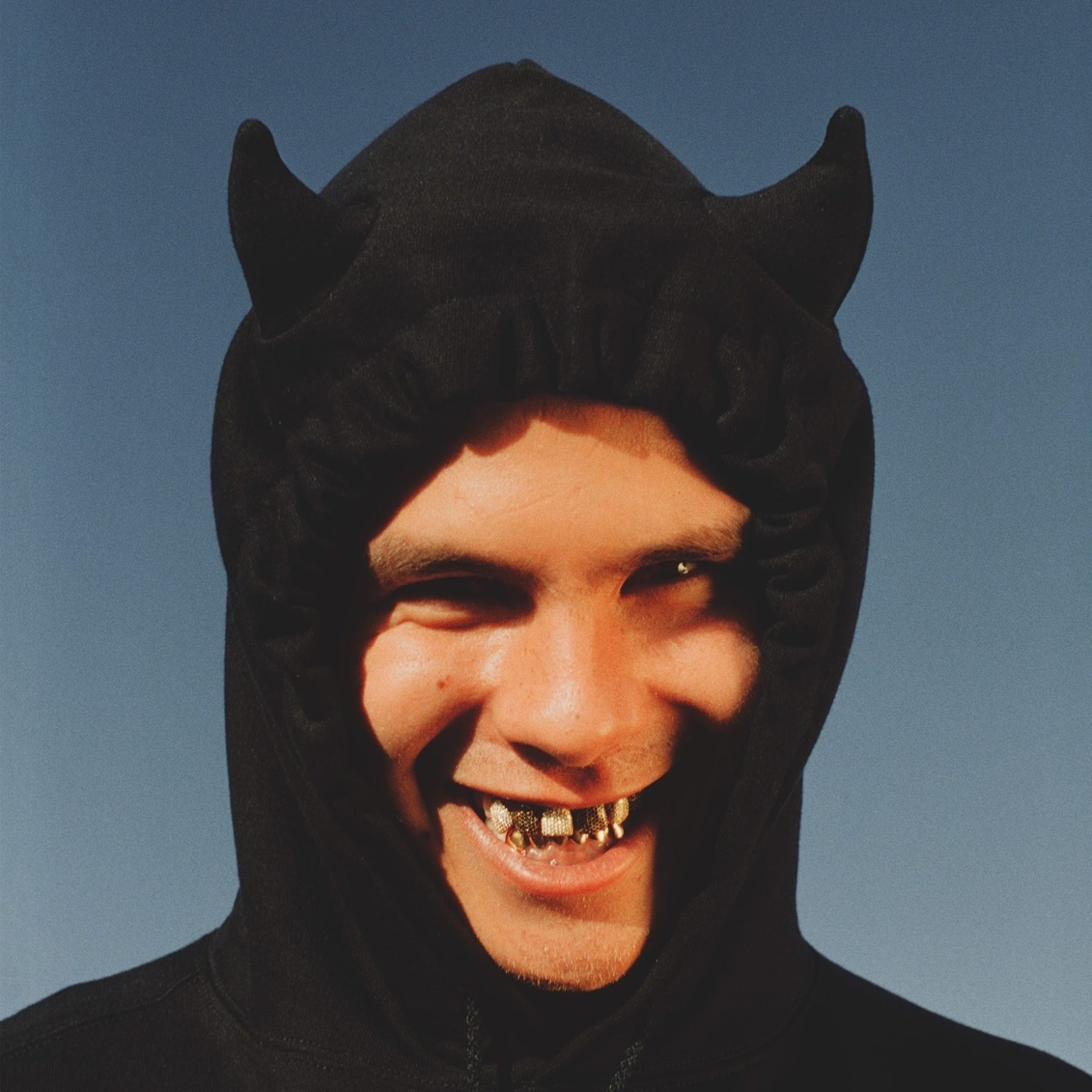 SLOWTHAI irrompe alla numero uno nella chart album UK - Newsic.it