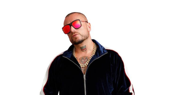 GUÈ debutta alla numero uno nella classifica album e vinili - Newsic.it ...