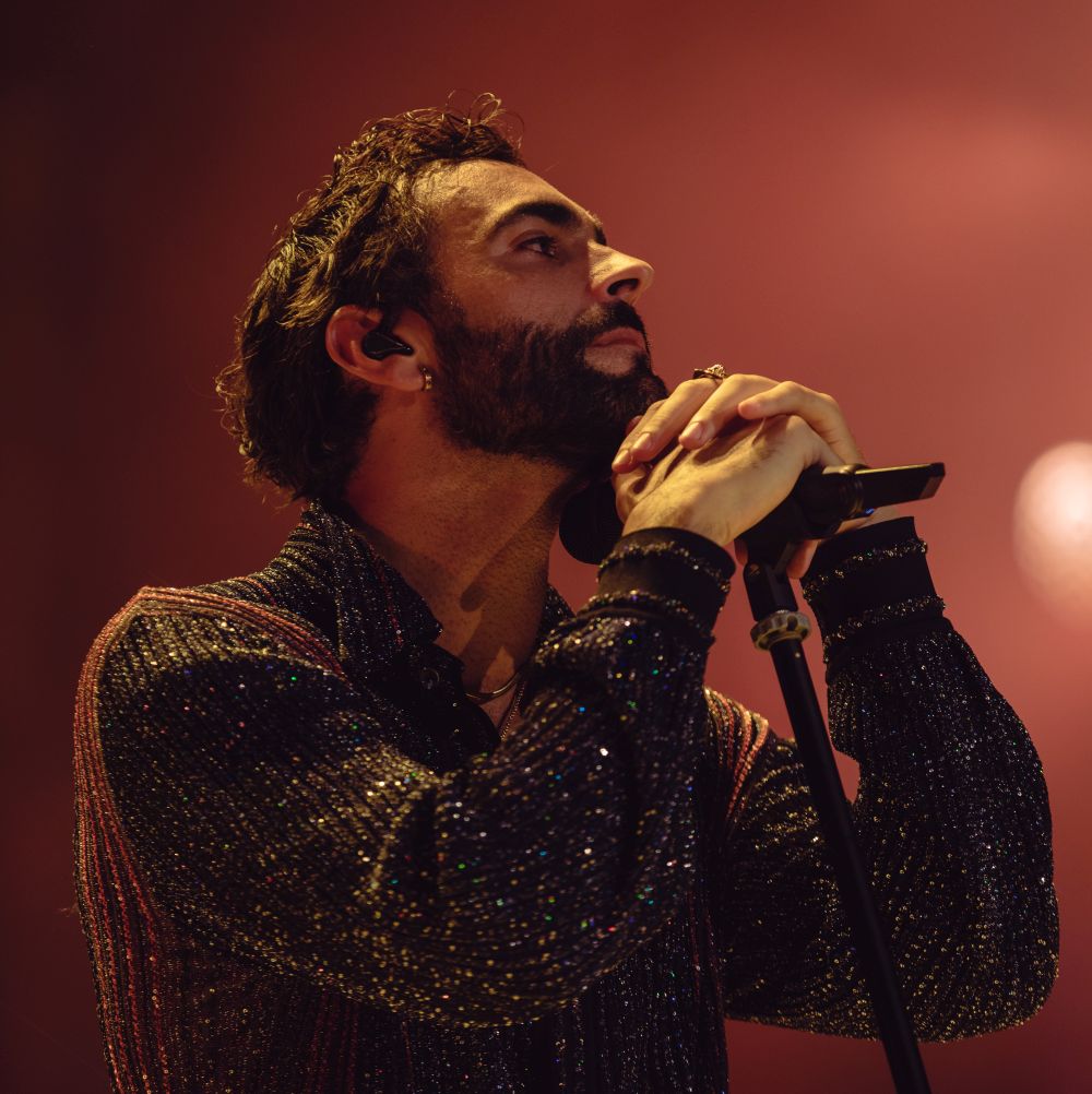 MARCO MENGONI - Nei palazzetti mi sento a casa! E nel 2023 ancora stadi ...