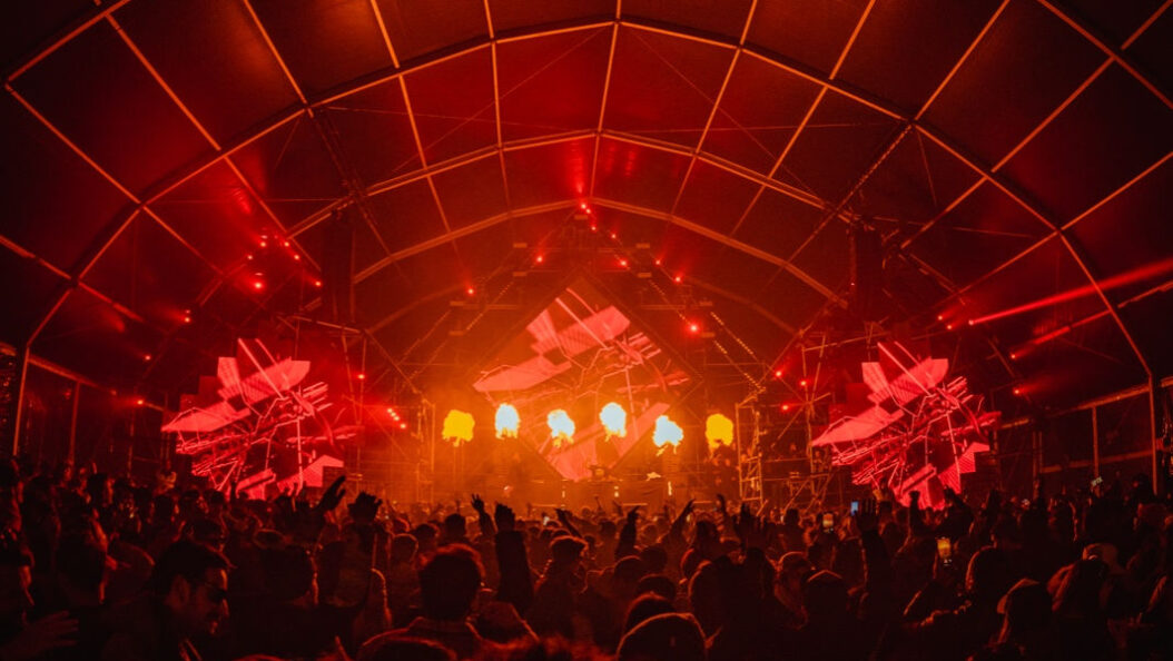 ANDREA LASZLO DE SIMONE "La notte" un brano che fa bene alla musica ...