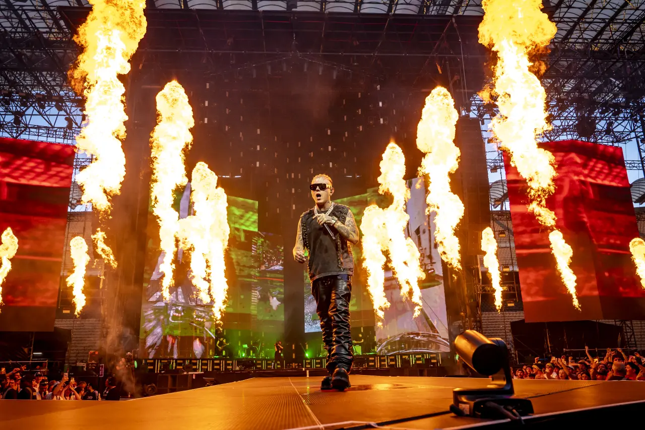 Recensione concerto: LAZZA: fuori la voce San Siro! Il sogno realizzato [Scaletta e Gallery ...